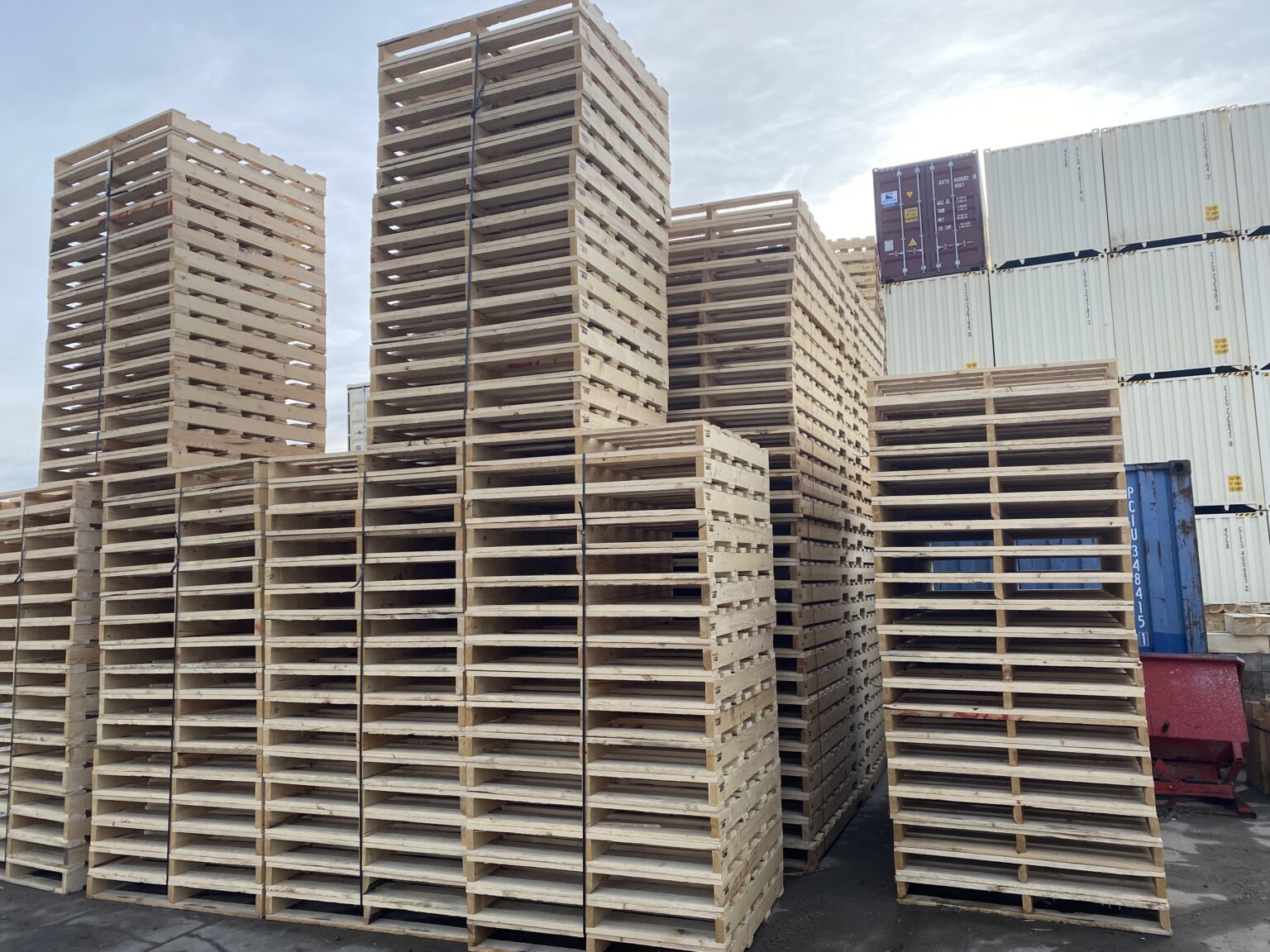 Durable Wooden Pallets in Edmonton and Surrounding Areas